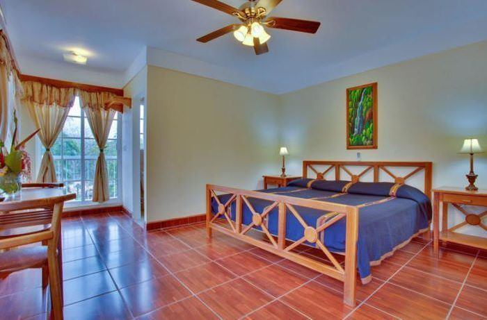 Readme.me - List of the Best Hostels in Belize