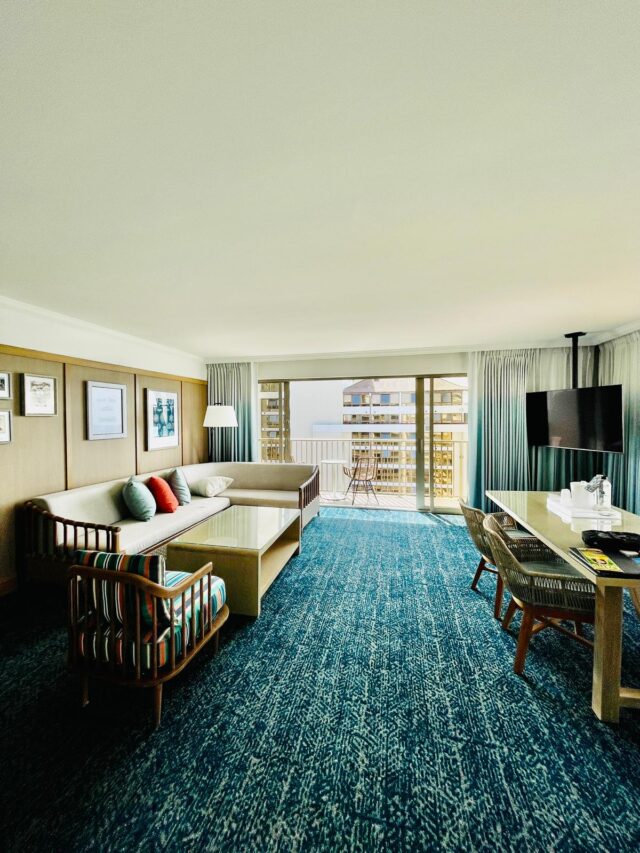 Outrigger Reef Waikiki Beach Resorts - A Travel Guide to Waikiki, Hawaii